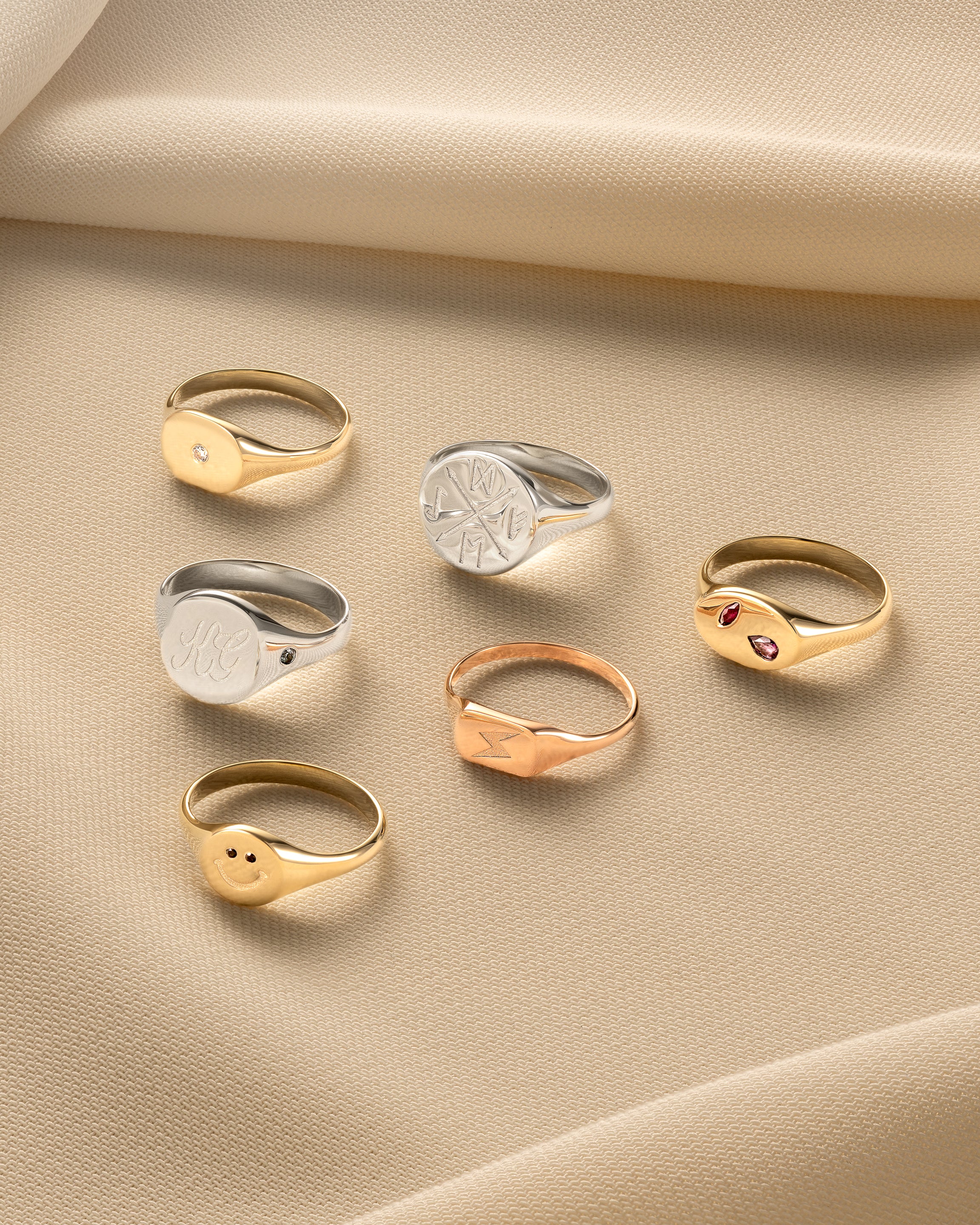 Little Round Signet Ring – WILLIAM ÉDOUARD