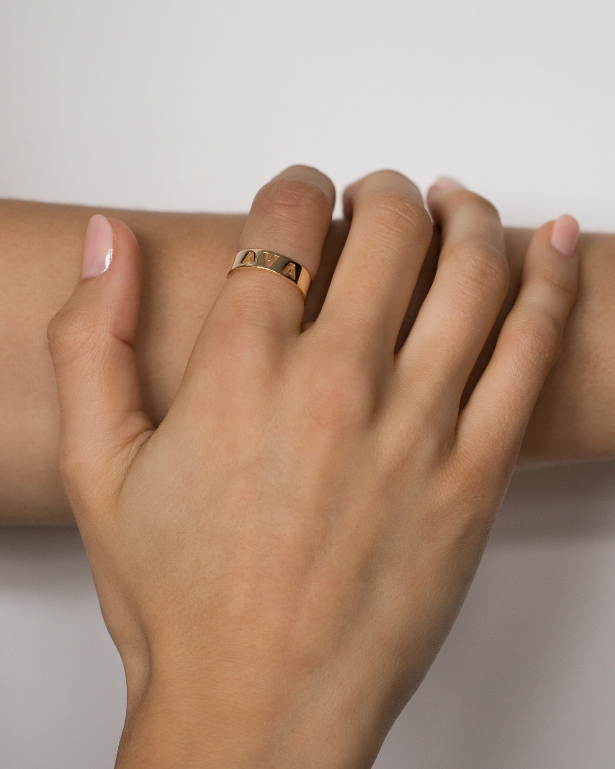 Letter Ring | Mini | Gold – WILLIAM ÉDOUARD